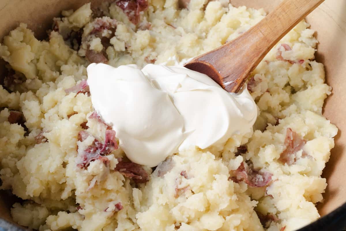 Creamy Smashed Potatoes with Sour Cream - Mandi of the Mountains